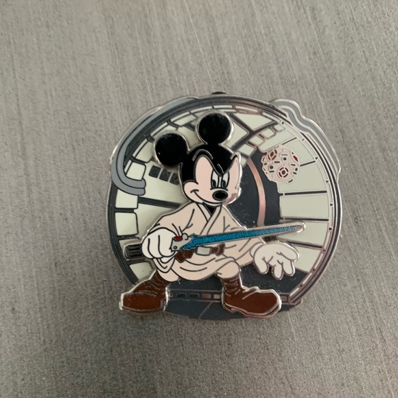 Disney | Other | 207 Disney 3d Pin Star Wars Mickey Mouse As Jedi Luke ...